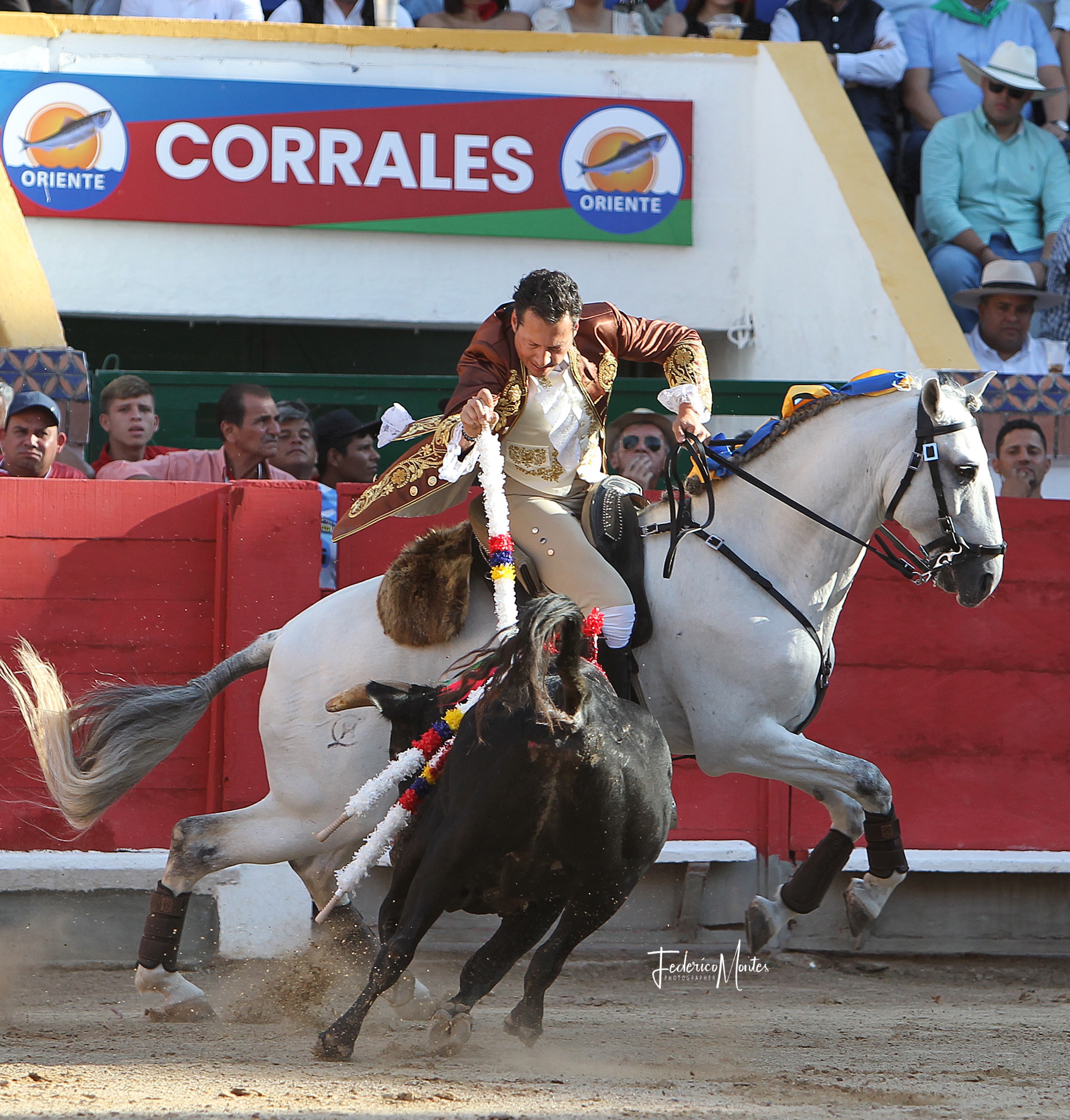 FERIA DE MAYO – SEGUNDA CORRIDA. José Luis y Antonio Suárez por la Puerta Grande en el cierre ...